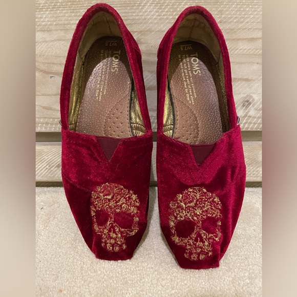Toms | Shoes | Toms Red Velvet Embroidered Skull Loafers | Poshmark